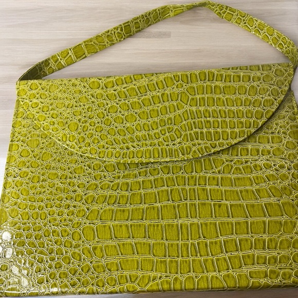 unbranded | Office | Green Faux Crocodile Expandable File Folder | Poshmark